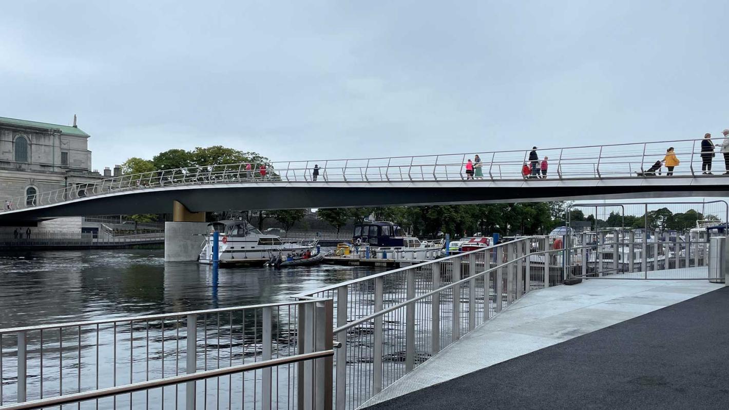 New landmark bridge crossing of the River Shannon opens in Athlone | ROD