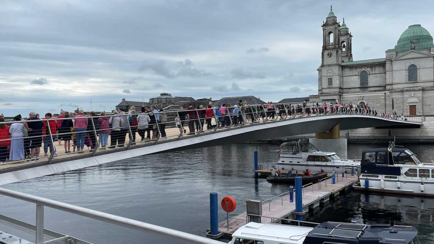 New landmark bridge crossing of the River Shannon opens in Athlone | ROD