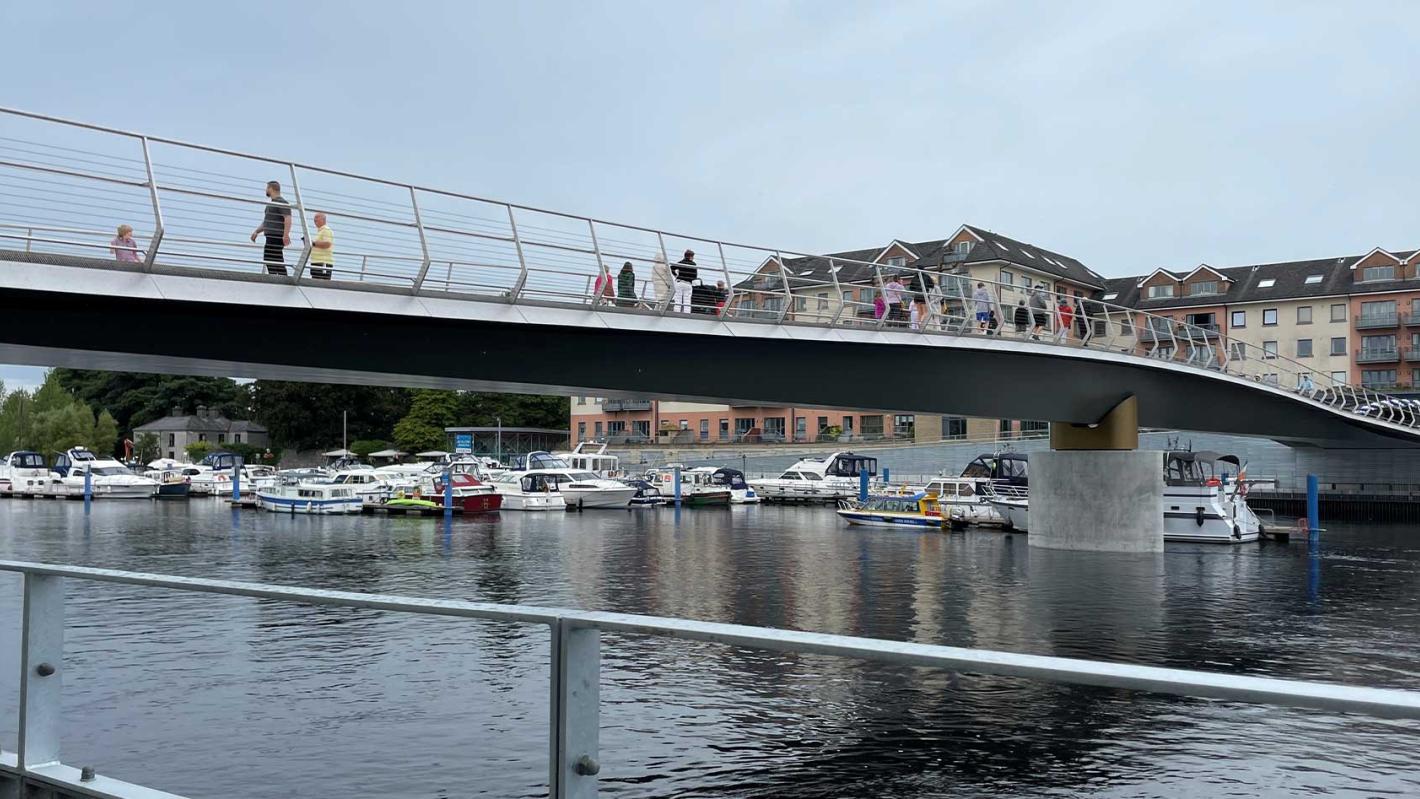 New landmark bridge crossing of the River Shannon opens in Athlone | ROD